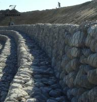 China Hot Dipped Galvanized Stone Cage Rock Filled Gabion Basket Rust Resistant for sale