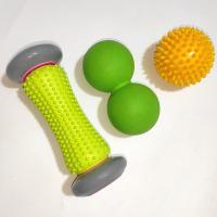 China Plastic Foot Roller Massage Ball Set 2 Spiky Balls for Plantar Fasciitis Relief for sale