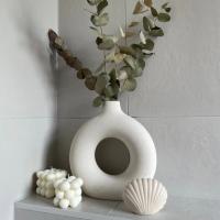 China Modern Nordic Ceramic Vase 17x18x5.5cm Donut Shape Home Decor White Flower Vase for sale