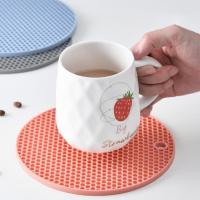 China Food Grade Silicone Hot Pot Holder Mat 18cm Non Slip Heat Resistant Trivet for sale