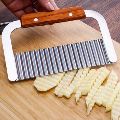 China Stainless Steel Wavy Crinkle Cutter 304 Food Grade Potato Slicer with Wooden Handle for sale