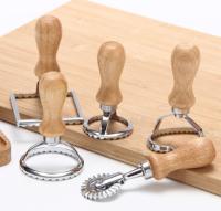 China Stainless Steel Ravioli Mold 10.5x7cm with Wooden Handle for Italian Dumplings for sale