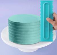 China Plastic Cake Scrapers Set 21.8cm Sawtooth Scraper Polisher Butter Cream Icing Smoother DIY Tool for sale