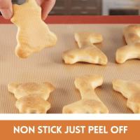 China Non-Stick Silicone Baking Mat Premium Food Safe kitchen Baking Pan Mat for sale