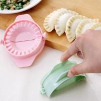 China Magic Creative Manual Pack Machine Food-grade Plastic Kitchen Tools Pinch Dumplings Mold for sale