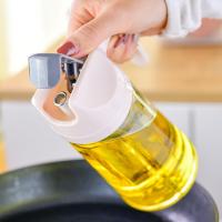 China Auto Flip Olive Oil Dispenser Bottle 300ml 600ml Glass On-Slip Handle Kitchen for sale