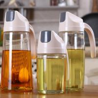China Auto Flip Olive Oil Dispenser Bottle 300ml 600ml Glass On-Slip Handle Kitchen for sale