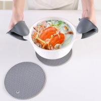 China Heat Resistant Silicone Oven Mitts Pot Holders Sets For Baking for sale