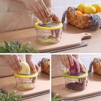 China Manual Bulk Kitchen Supplies Orange Lemon Squeezer Juicer With Measuring Cup Grater for sale