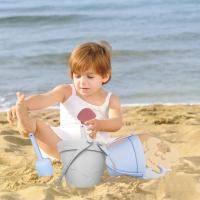 China Silicone Beach Toy Set for Kids 2+ Years Bucket Shovel and 6 Sea Creature Molds for sale