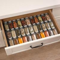 China 4oz 24pcs Glass Spice Jar Set with Airtight Silver Metal Cap for Seasoning Storage for sale