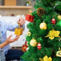 China Xmas Tree Foil Mini Gift Box Ornaments Hanging Decorations for sale