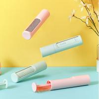 China Reusable Plastic Lint Brush Pet Hair Remover Self Cleaning 7.2 Inch for Clothes Carpet for sale