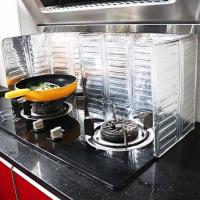 China Aluminum Oil Splash Guard 84x32.5cm Anti Splatter Shield for Kitchen Cooking for sale