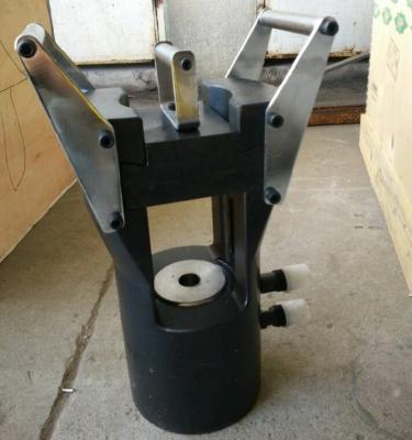 China 1250KN Wire Rope Hydraulic Compressor 24mm Stroke For Crimping 14-76mm Terminals for sale