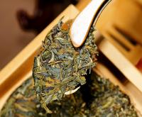 China Flavored Raw Pu Erh Cake Tea Sheng Puerh Tea From Yunnan, AAA Class for sale