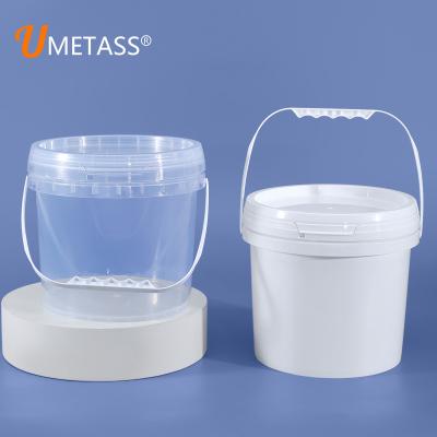 China 4L Food Grade Plastic Bucket with Lids and High Temperature Resistance in White for sale