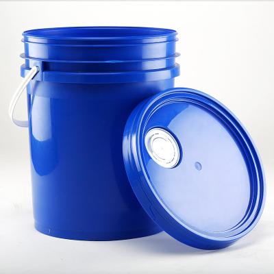 China Food-Grade 5 Gallon Double Wall PP Bucket with Sealed Oil Spout Lid and White Handle for sale