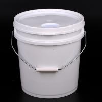 China Reusable Unbreakable 5kg White Round Plastic Fish Bucket with Lid and Handle for sale