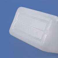 China Customrized Logo White 5L Jerry Can Plastic Thicken Engine Motor Oil Package Barrel for sale