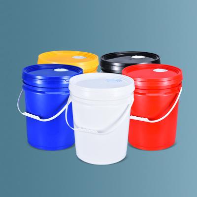 China Round 20L PP 5 Gallon Food Grade Plastic Paint Bucket With Lids And Handle Pail in Red for sale