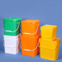 China Bulk Square Two Gallon Plastic Buckets With Screw Lids Engine Oil Storage Customized for sale