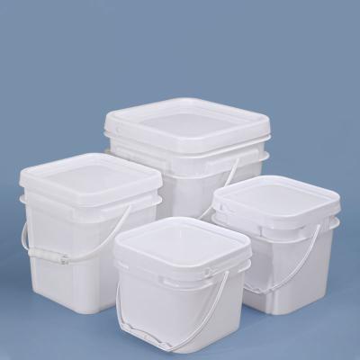 China 2.5L Square Bulk Plastic Buckets with Lids - Heavy Duty Storage Pails in Green Yellow Black Colors for sale