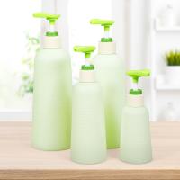 China Umetass Green Travel Shampoo and Conditioner Bottle With Pump Cosmetic Packaging for sale