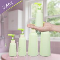 China Umetass Green Travel Shampoo and Conditioner Bottle With Pump Cosmetic Packaging for sale