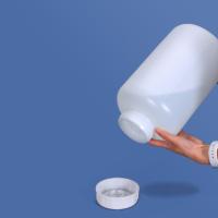 China 10L Round Plastic HDPE Bottle with An Indented Line Design for sale