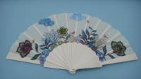 China Custom Folding Hand Fans 23cm Fabric Business Gifts with Plastic or Wooden Handle for sale