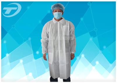 China Waterproof Protective Medical Disposable Visitor Coats PE With Different Size for sale