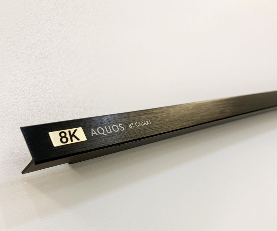Bicolor aluminum oxide