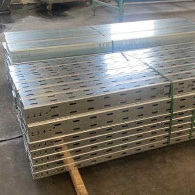 China Galvanized Finish Cable Tray 100x50 Perforated Design Lightweight for sale