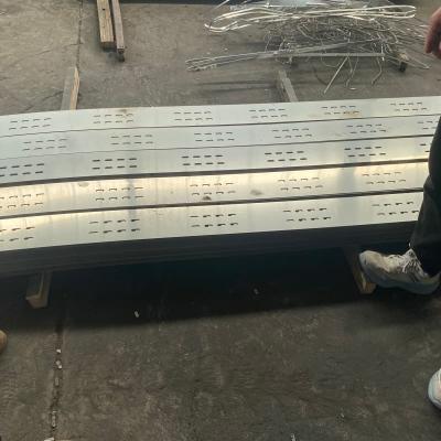China Medium Duty 800mm Gi Perforated Cable Tray Hot Dip Galvanized for sale
