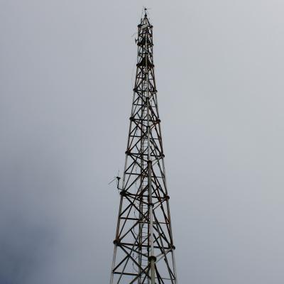 China 25M 32M 3 Leg Tubular Desert Sandstorm Proof Communication Tower High Temperature Resistant For Arid Region for sale