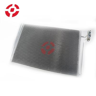China OEM A/C Condenser JRW000020 4.2L for Range Rover L322 4.4 2003-2005 Automotive Replacement Part for sale