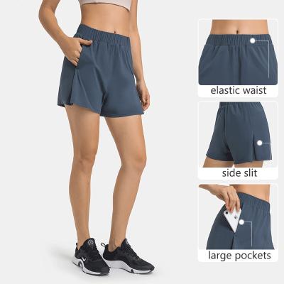 China Leisure Pocket Sports Yoga Shorts Workout Running Pants Sweat Wicking for sale