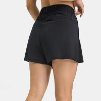 China Leisure Pocket Sports Yoga Shorts Workout Running Pants Sweat Wicking for sale