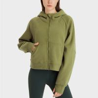 China Loose Horse Riding Tops Anti - Wrinkle Fleece Fitness Tops Jacket With Thumb Hole for sale