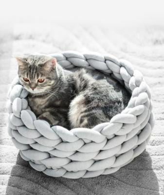China Chunky Knit Donut Cat Bed Nonslip Washable 35cm 40cm 45cm Pet Nest for sale