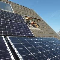 China PERC Shingled Mono Solar Panel Module Monocrystalline All Black Commercial Energy Solutions for sale