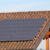 China 400W Half Cell Photovoltaic Mono Stock PV Solar Panels with IP67 Rated Junction Box for sale