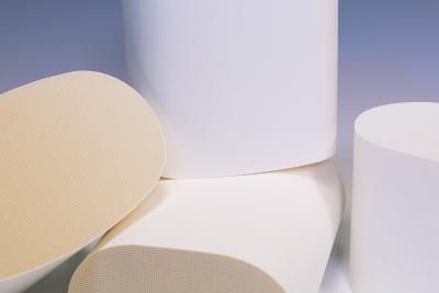 China Polished Surface Finish Ceramic Substrates for Pneumatic Type Systems Diesel Oxidation Catalyst Applications Durable Performance for sale