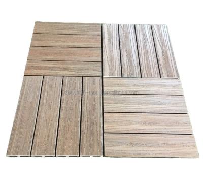 China 300x300mm Outdoor DIY Square PVC Decking Tile Co-Extrusion Technology for Garden Balcony for sale