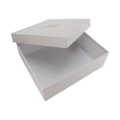 China Custom Order Accepted White Organic Skin Care Set Cardboard Packaging Box for Dress for sale