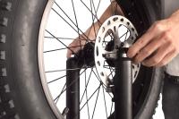 China High Carbon Steel Frame 20 Inch Electric Bike Pedal Assistant 31 - 60km for sale