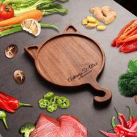 China 7''8''10'' Irregular Wooden Round Cat Display Plate Handmade Solid Wood Pizza Plate for sale