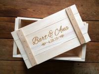China Customized Logo Wooden Gift Box for Personalized Wine or Whiskey Bottle and Glassware for sale