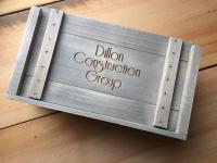 China Customized Logo Wooden Gift Box for Personalized Wine or Whiskey Bottle and Glassware for sale